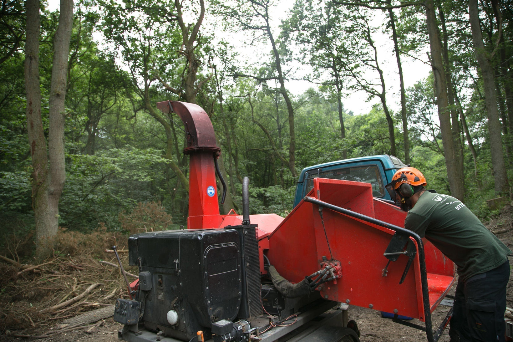 How to Use a Wood Chipper: Ultimate Guide for Safe Chipping